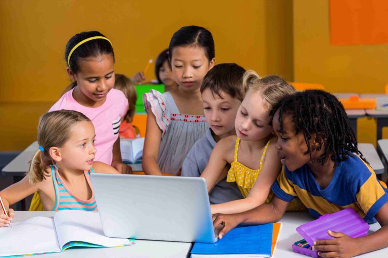 Ctrl+Play - Escola de Tecnologia - Aprenda a Criar Games, Apps, Robôs