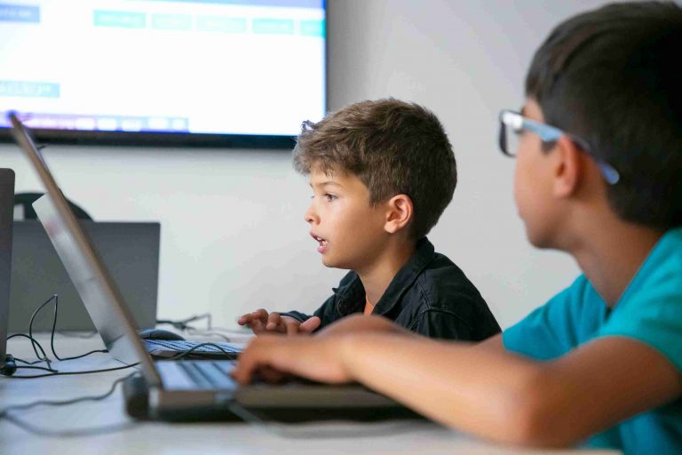 Ctrl+Play - Escola de Tecnologia - Ensino de Programação e Robótica ...